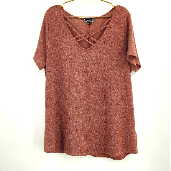 NAIF | Tops | Naif Nwot Criss Cross Detail Copper Gold Metallic ...